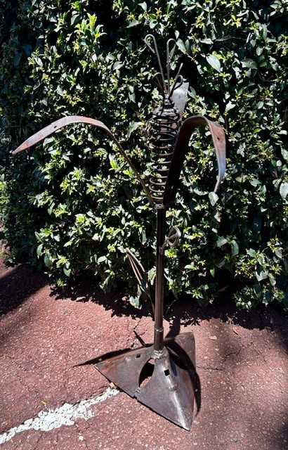Garden Art - Springy Flower - Metal - Guildford Garden Centre